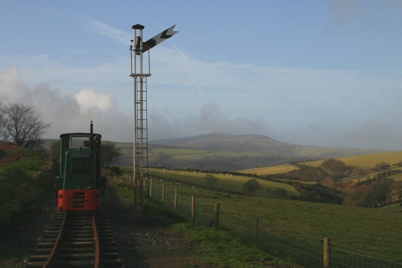 Snapper approaching Woody Bay station on a works train - Narrow Gauge ...