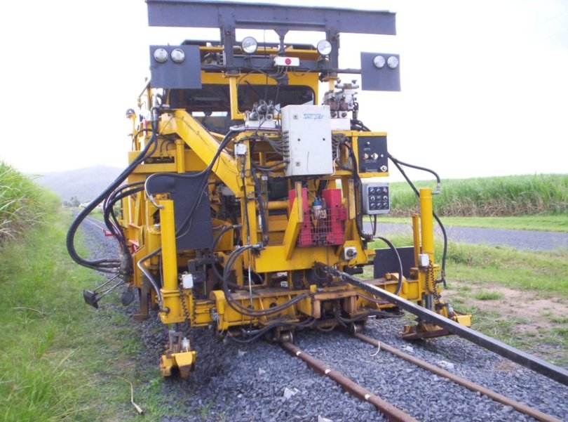 South Johnstone Mill Track Tamper, May-07. - Narrow Gauge railway Photo ...